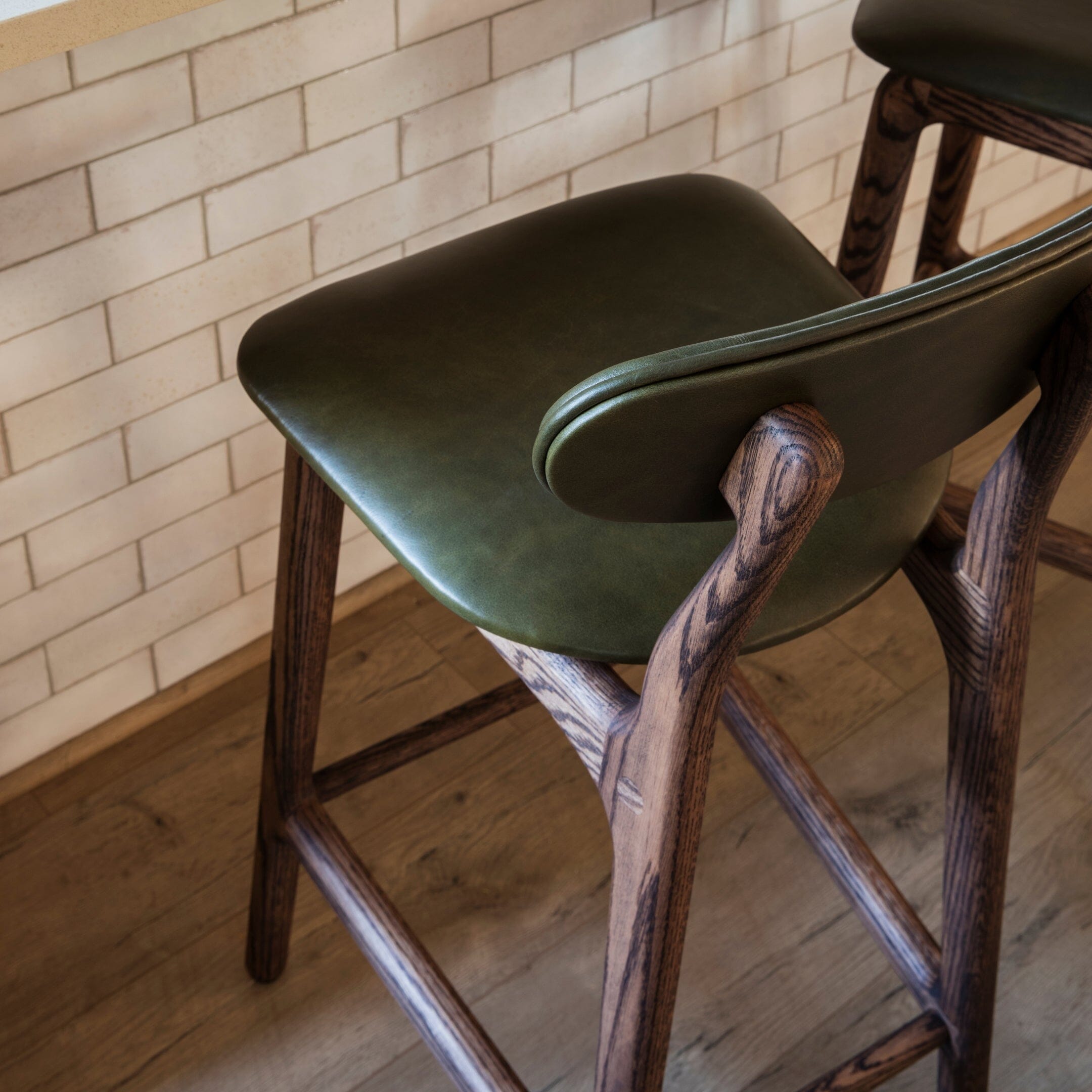 Classic Upholstered Bar Stool - Comfort, Durability & Style